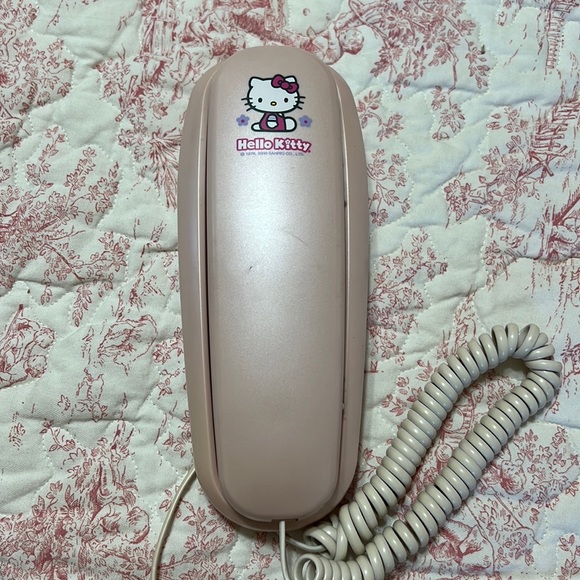 Hello Kitty | Accents | Euc Hello Kitty Sanrio Retro Telephone | Poshmark